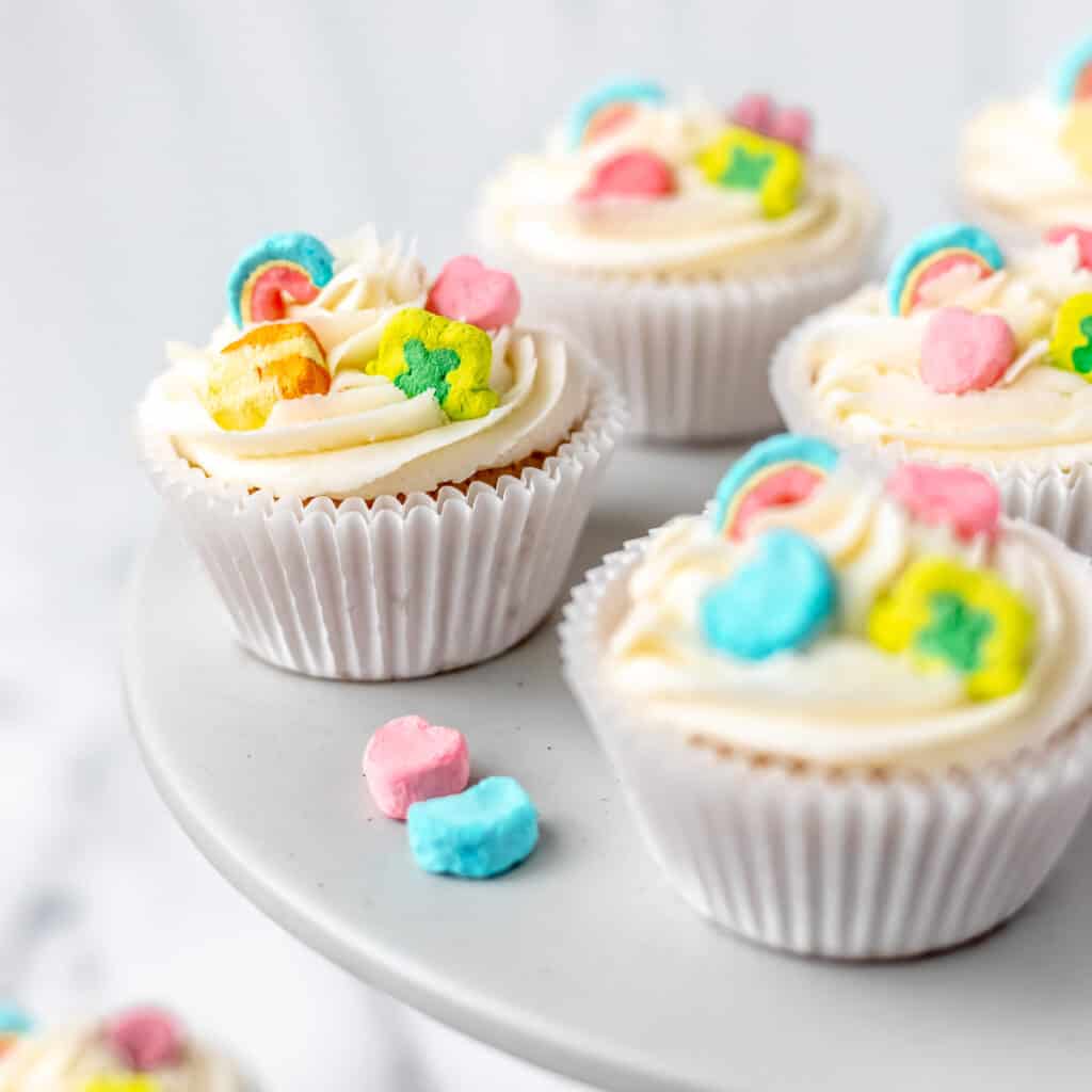 Mini Vanilla Cupcakes with Vanilla Buttercream - Delicious Little Bites